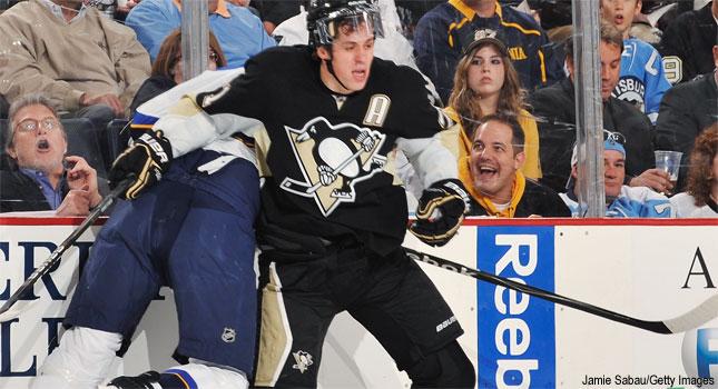 Shoulder injury halts Malkin streak, out 2-3 weeks