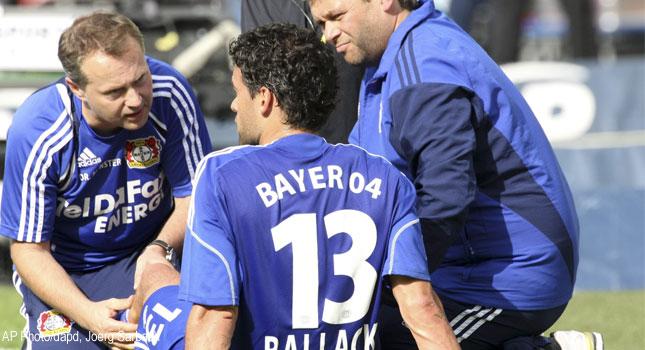 Leg injury sidelines Ballack six weeks