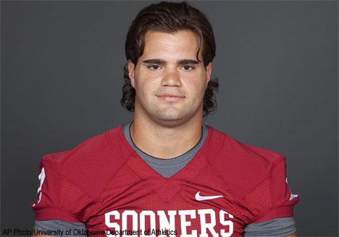 Oklahoma LB Box dies; overdose suspected