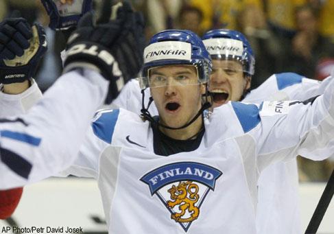 Finland, Sweden prep for final at IIHF worlds