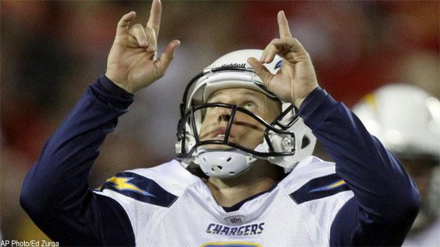 Chargers kicker caught urinating on sideline