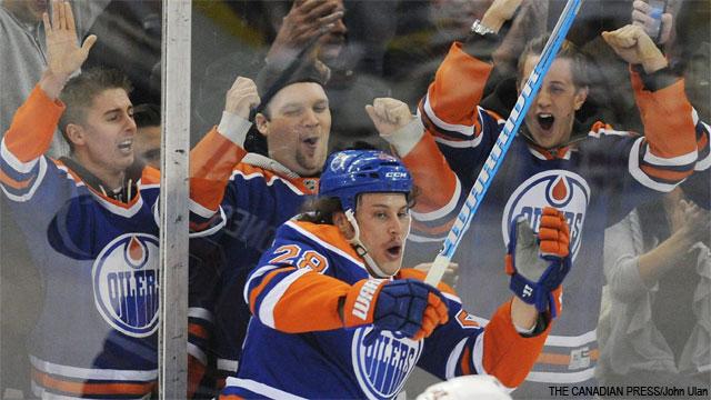 Jones gets 1st hat trick as Oilers beat Jackets