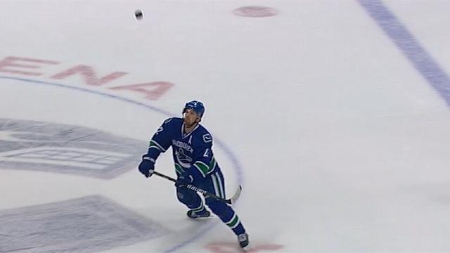 Replay of the Day: Sedin heads the puck