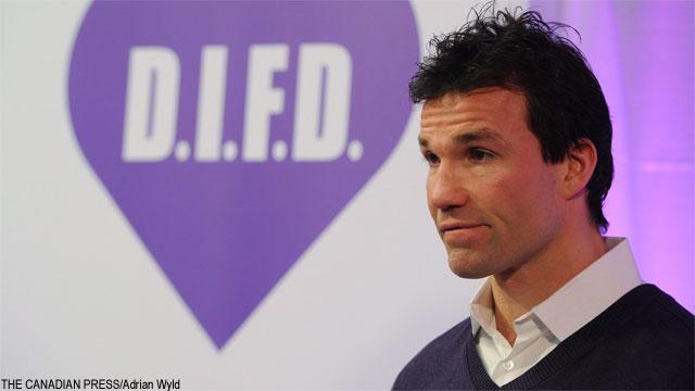 Daron Richardson remembered at Sens-Leafs game