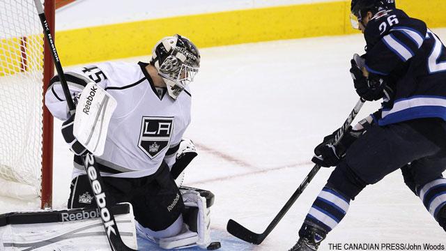 Report: Leafs make offer for goalie Bernier