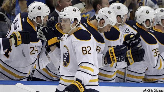 Sabres score plenty on Lightning in 7-3 victory