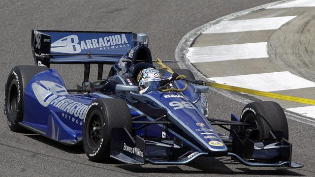 Lotus releases 2 IndyCar teams from contracts