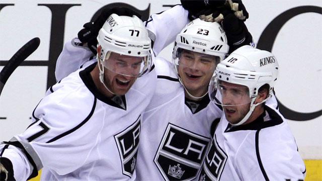 Flyers owner Snider roots for Carter, Richards