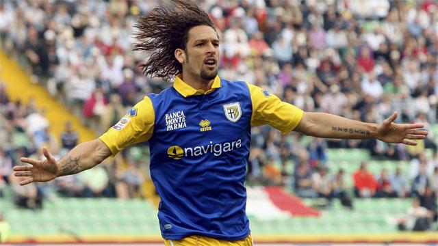 Amauri returns to Parma on 2-year deal