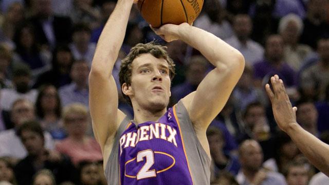 Confident Dragic shows off No. 1 Suns jersey