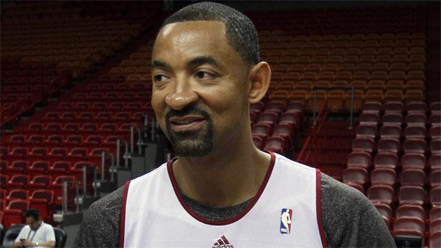 Howard signs 10-day contract with Miami Heat