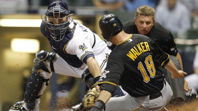 A’s acquire catcher Kottaras from Brewers