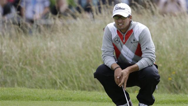 Scott credits anchored putting for success