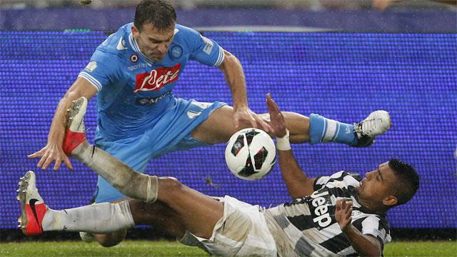 Juve’s Lucio out 3-4 months with ankle injury