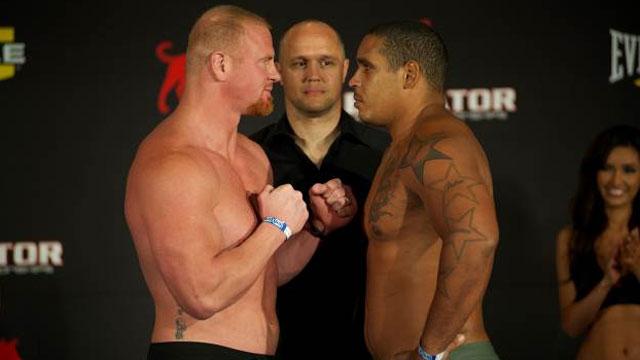 Bellator 75: Santos beats Prindle by DQ (groin kick)