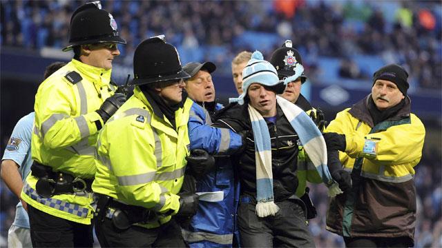 Derby crowd trouble concerns English FA chief