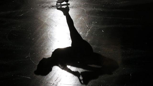 Police break up figure-skater fight in hotel