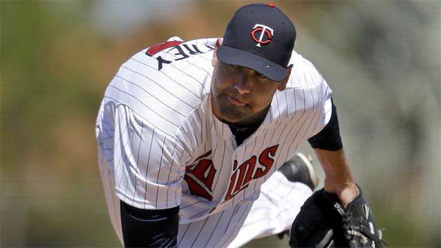 Pelfrey struggles as Twins fall to Red Sox