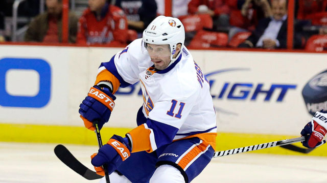 Visnovsky, Isles agree to two-year extension