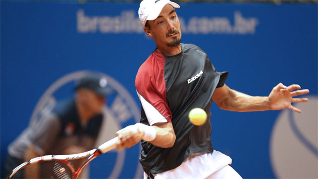 Alund beats Hewitt before rainout in Houston