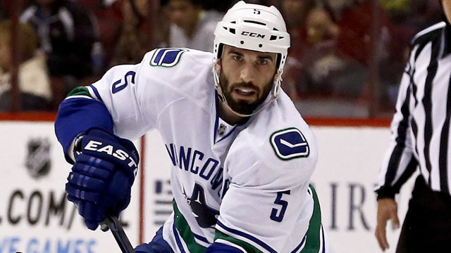 Garrison proving reliable for Canucks