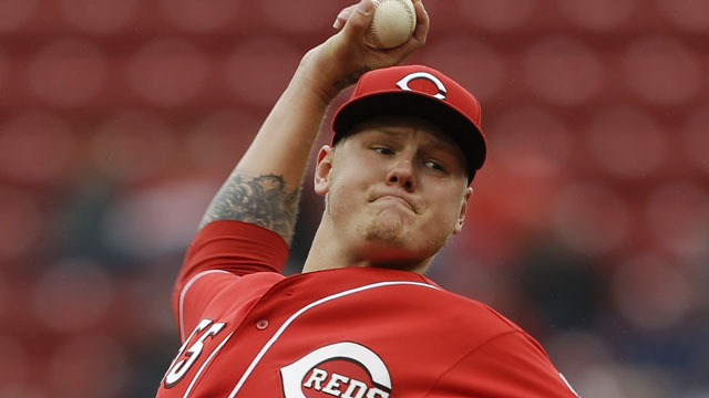 Latos pitches gem as Reds shutout Cubs
