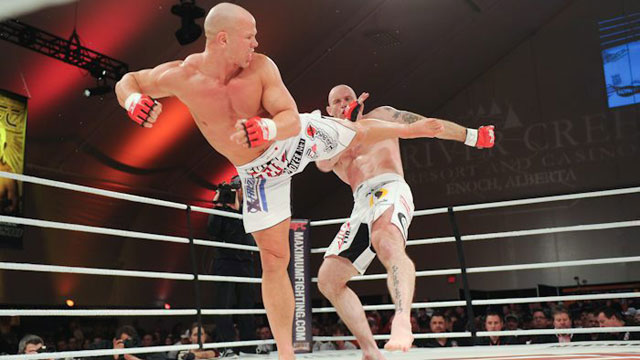 AFC signs Canadian standouts Ronson, Lewis