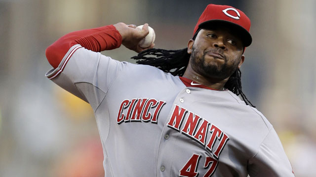 Cueto dominates as Reds cool off Pirates