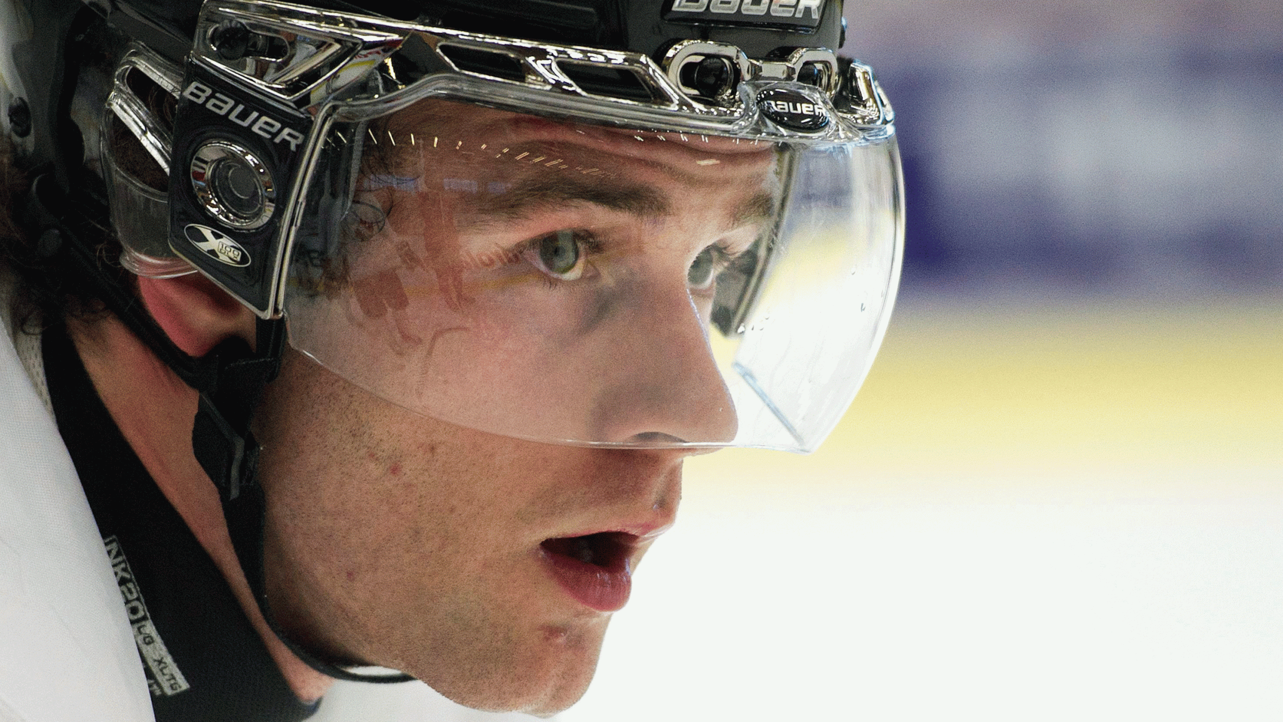 Griffins beat Crunch to go up 2-0 in Calder Cup