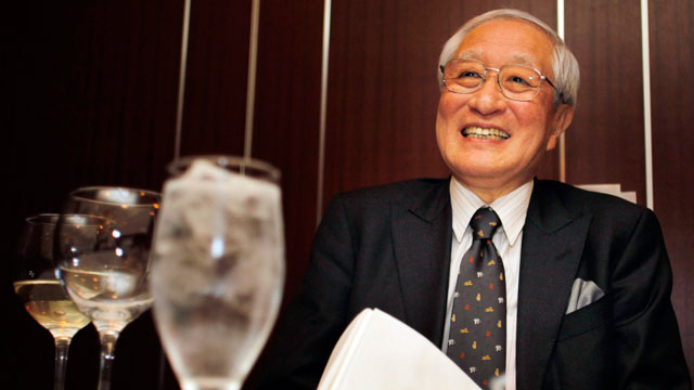 Japanese commissioner apologizes for new ball