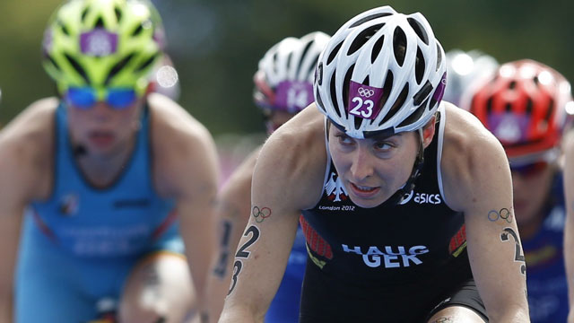 Haug wins Hamburg triathlon before home fans