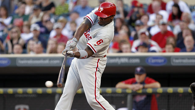 Phillies first baseman Howard has knee surgery