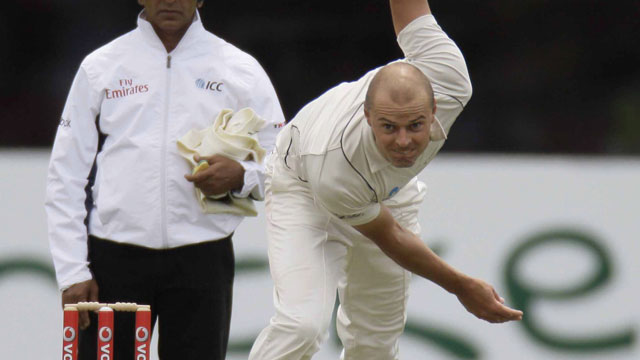 New Zealand’s Martin retires from all cricket