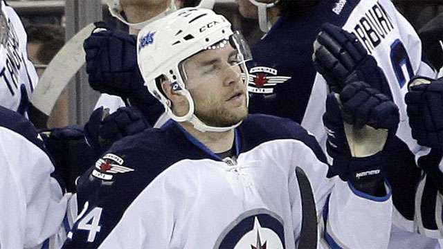 Jets sign forward Peluso to two-year contract