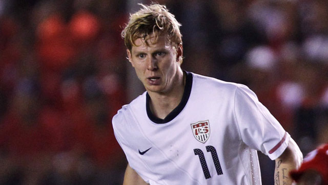 Shea lifts U.S. past Costa Rica in Gold Cup