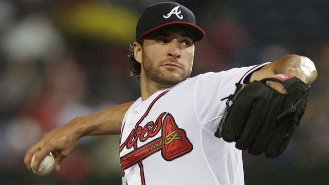 Beachy pitches six strong; Braves defeat Phillies