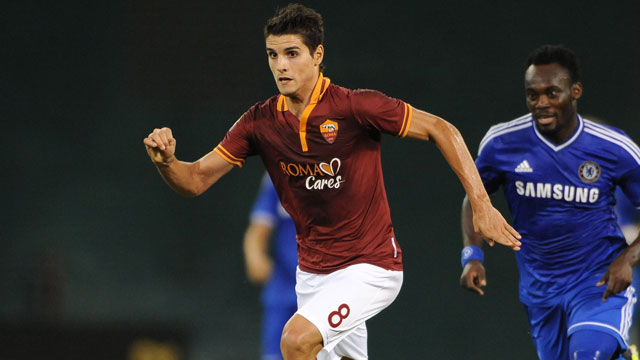 Tottenham acquires striker Lamela from Roma