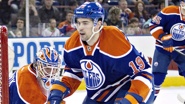 Oilers shift focus to Schultz, defence-corps