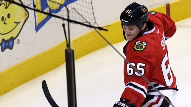 Shaw’s OT winner lifts Blackhawks over Caps