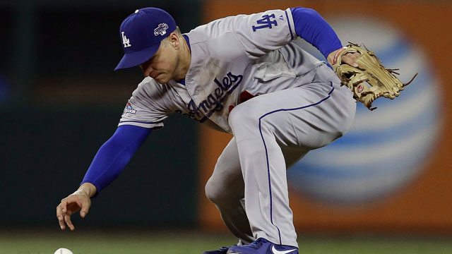 Dodgers decline options on Ellis, Capuano