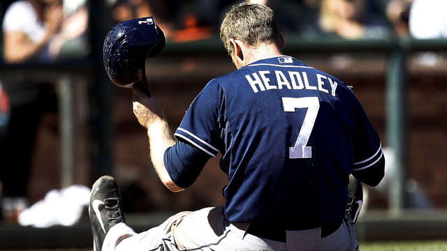 Padres 3B Headley has surgery on left knee