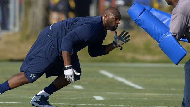 Cowboys release DT Ratliff after failed physical