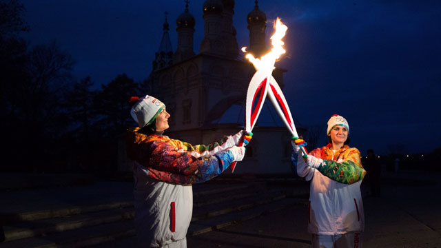 Sochi torch relay reaches North Pole