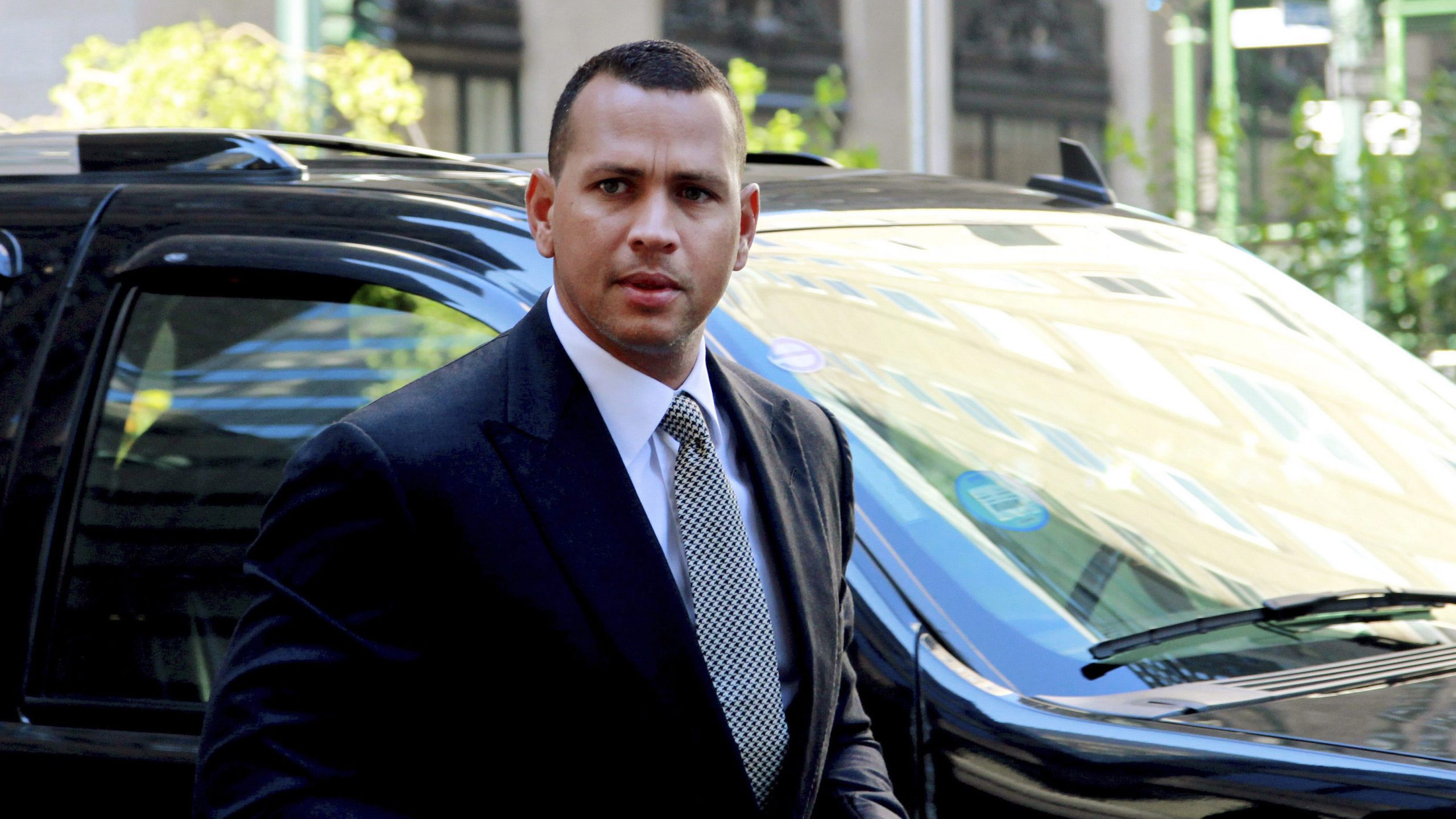 A-Rod wants lawsuit vs. MLB back in state court