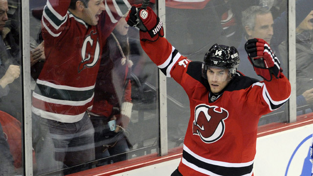 Henrique’s 2 power-play goals lead Devils over Canadiens