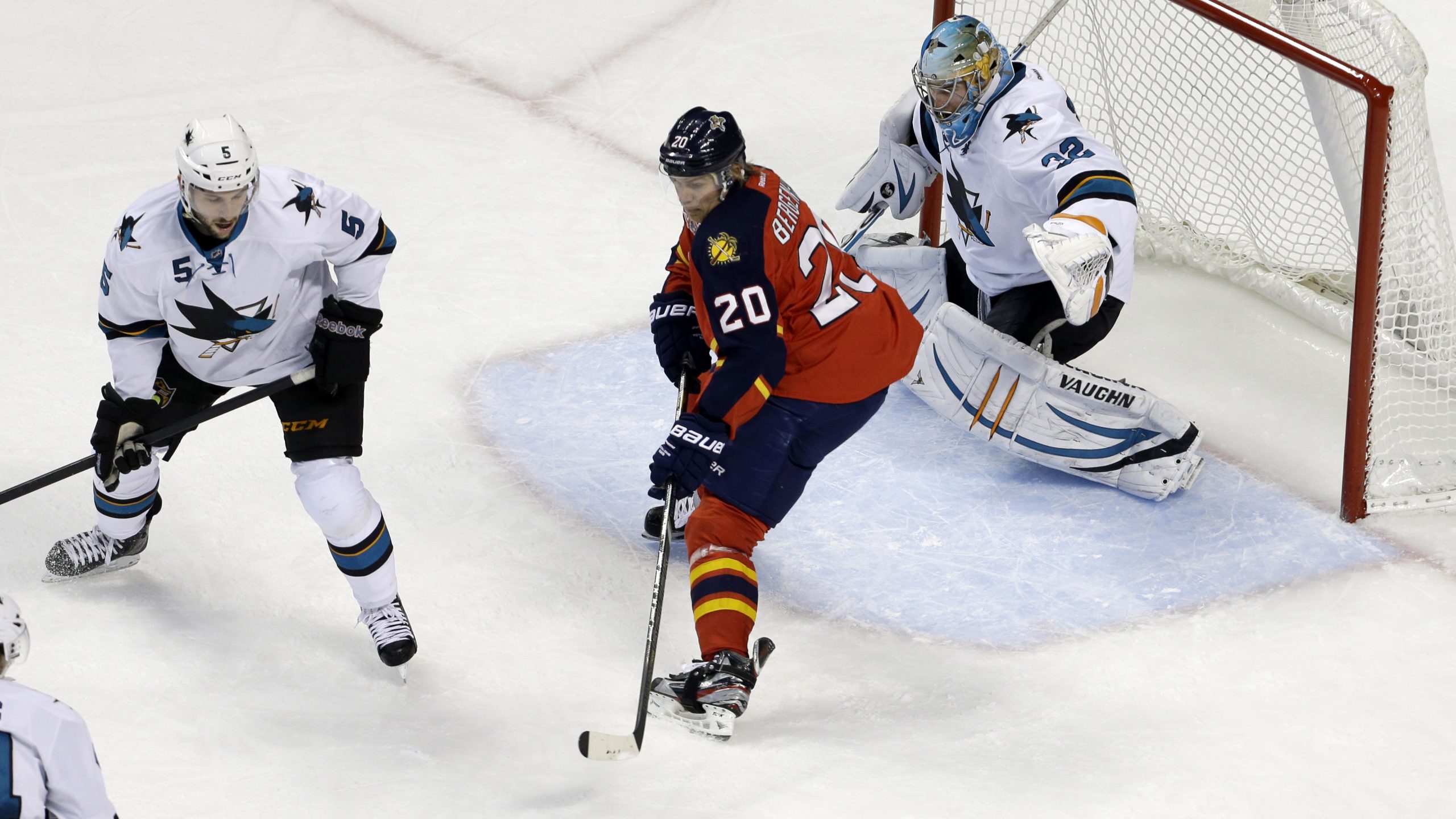 Stalock, Sharks shutout Panthers on the road