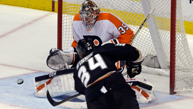 Perry, Getzlaf team up again as Ducks top Flyers