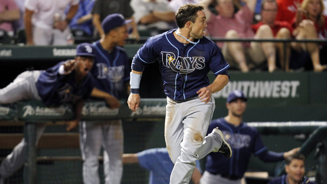 Outfielder Fuld agrees to deal with Athletics