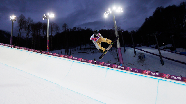 Halfpipe practice postponed for pipe tweaks