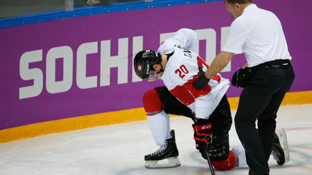 Tavares doesn’t need surgery on injured knee